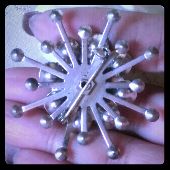 Jewelry | Vintage Flower Starburst Rhinestone Brooch | Poshmark
